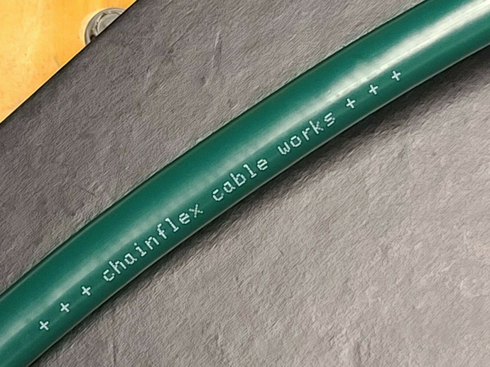 igus CF21.40.15.02.01.UL 12/4C+ 16/1P Chainflex Servo Continuous Flex ...