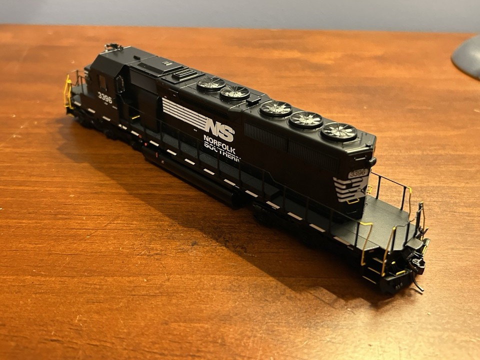 HO Scale ScaleTrains Norfolk Southern SD40-2 DCC Sound Loksound | eBay