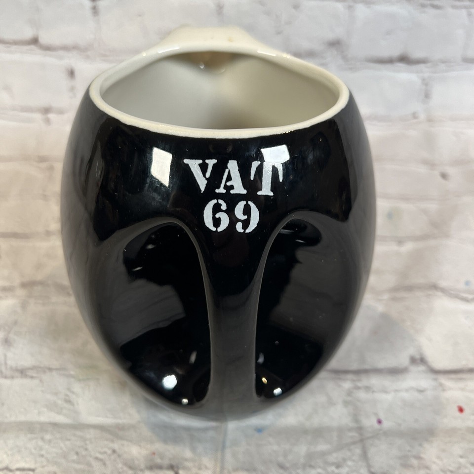 VAT 69 Brocca Per Whisky Scozzese Pub Jug Annuncio Guarda Video | eBay
