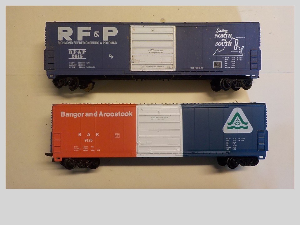 HO Scale Lot Of 2 Life Like Train Plug Door Freight Cars - BAR 9125 ...