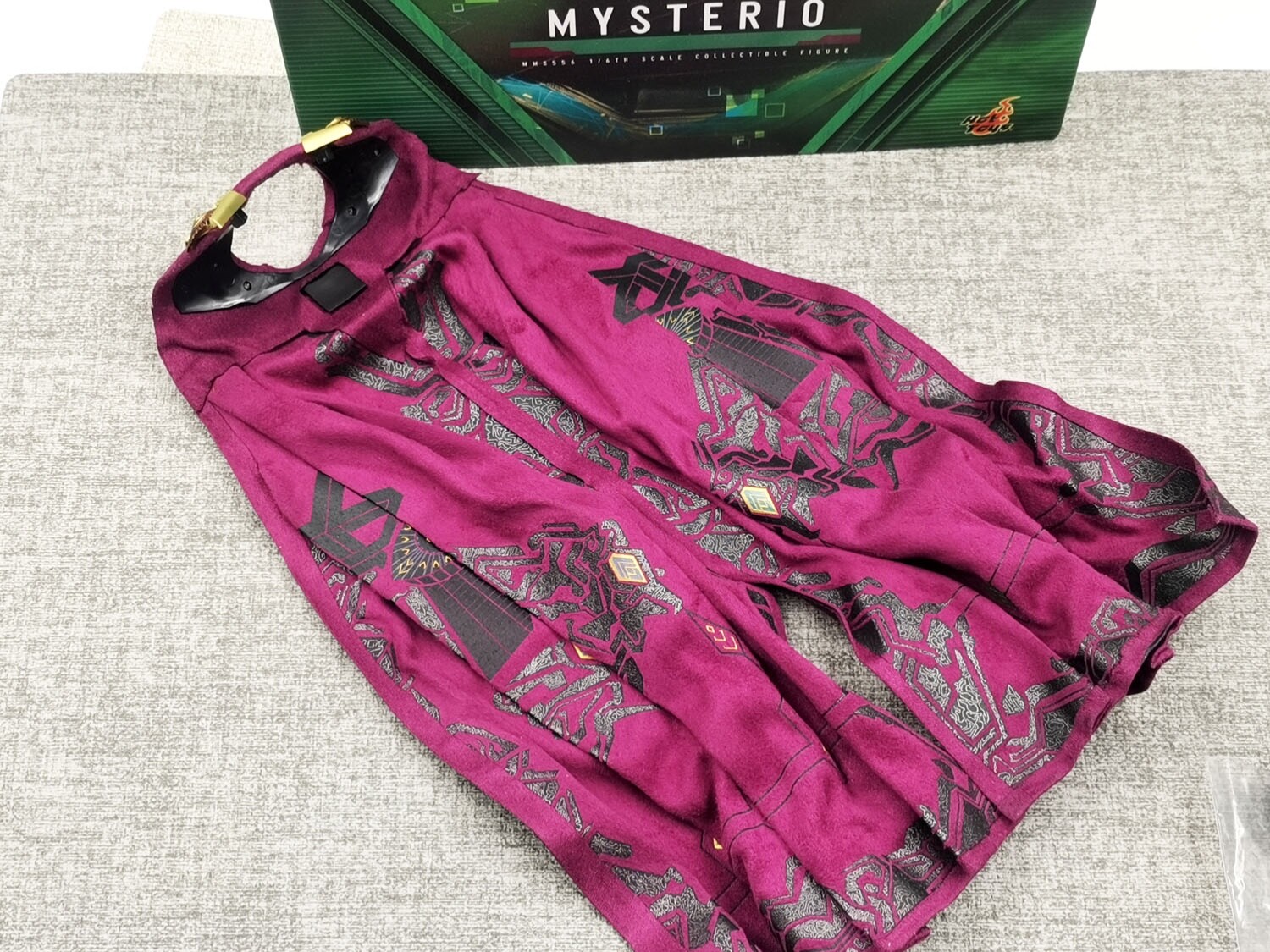 HT Mysterio Cape Figure Hot Toys 1/6 MMS556 Spider-Man Far From Home ...