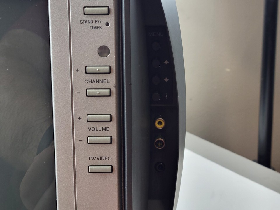 Sony Trinitron KV-13FM12 CRT 13” Color Tube Television Retro Gaming TV ...