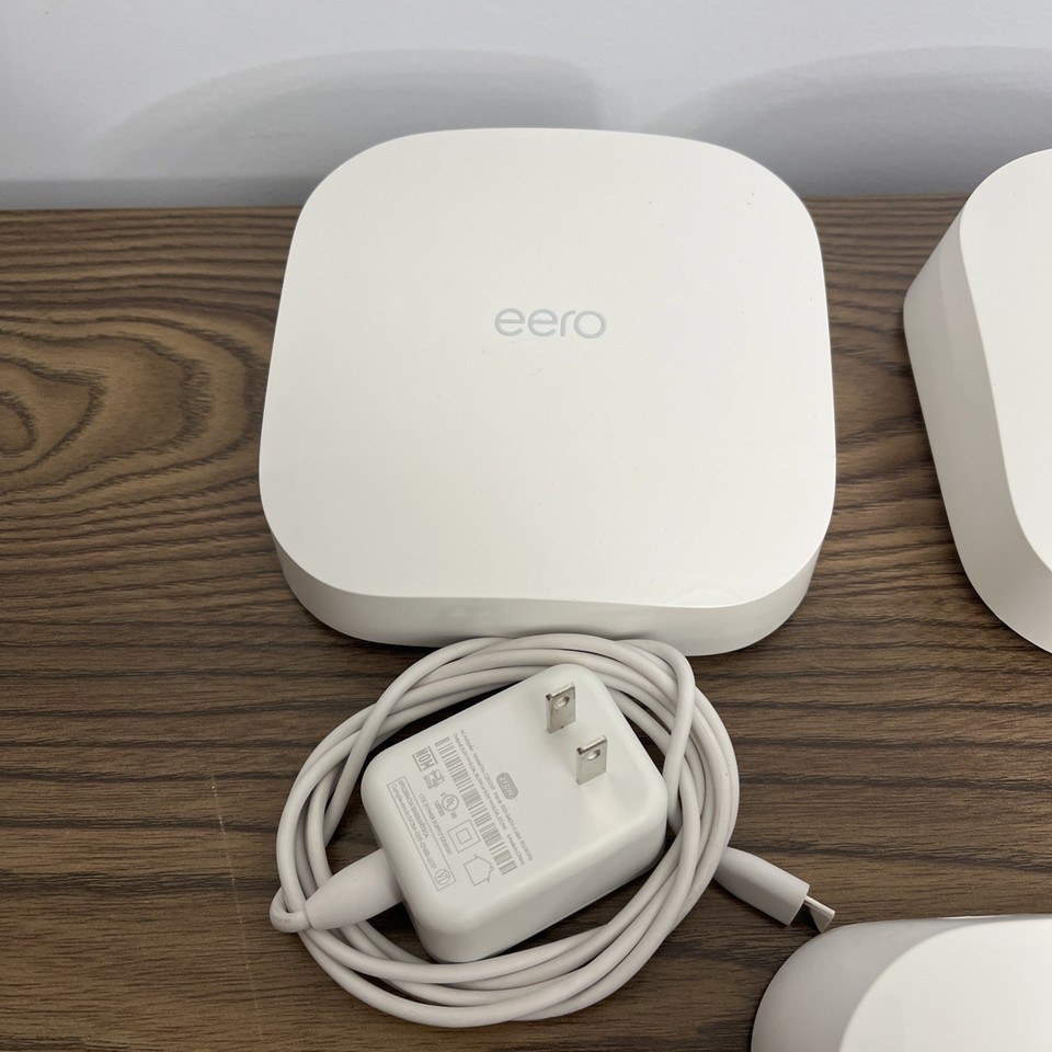 2 EERO Pro 6 Tri-Band Mesh Wi-Fi 6 Router K010001 EERO 6 Extender ...