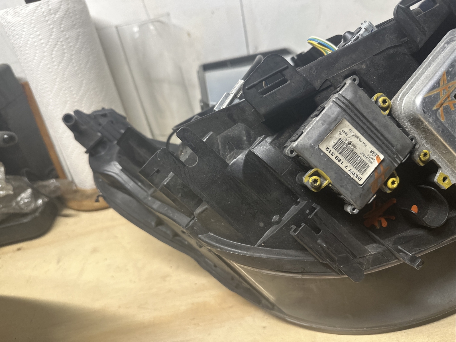 BMW E60 5-series M5 Dynamic Xenon Headlight Left Drivers HELLA 7177737 ...