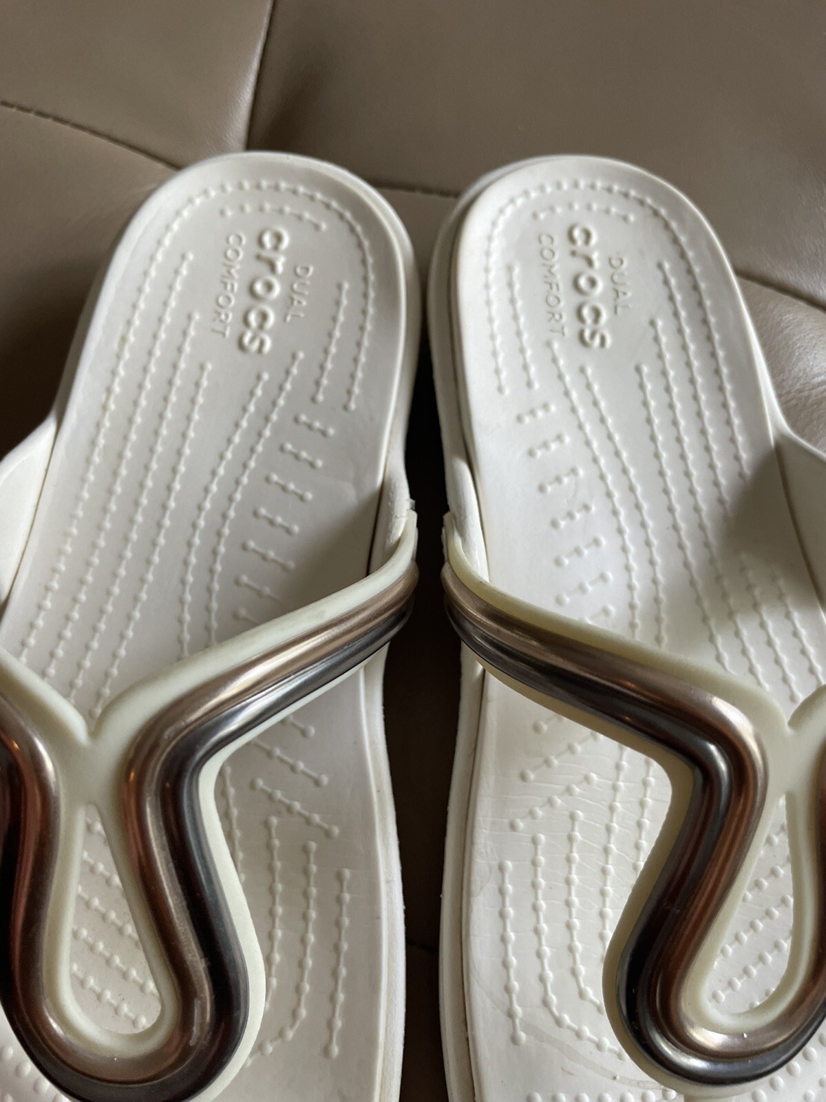 Crocs Sanrah Dual Comfort Womens 7 Ivory, Silver & Go… - Gem