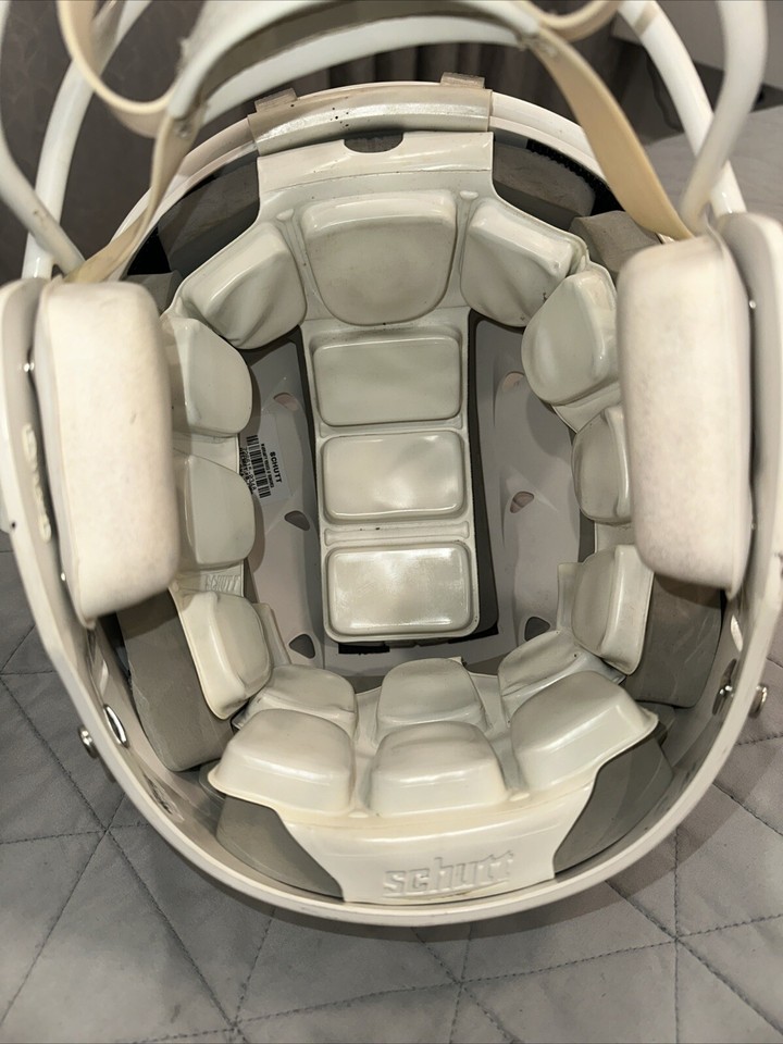 Schutt DNA Recruit Medium White Football Helmet with Schutt Chinstrap ...