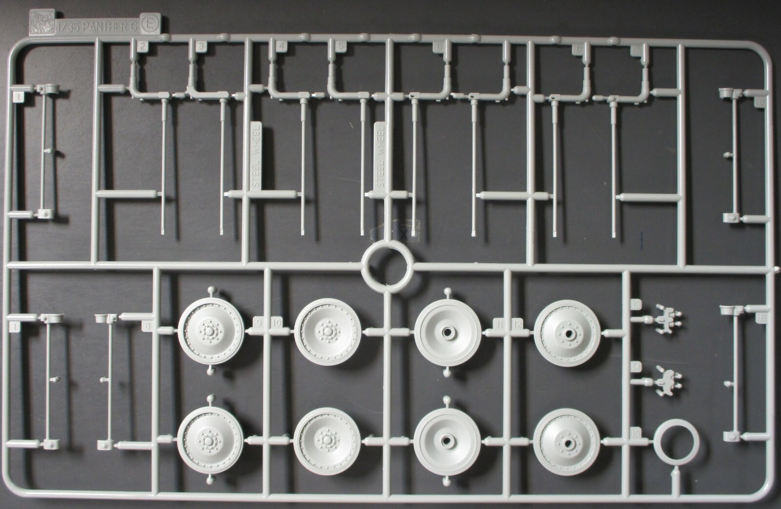 Cyber Hobby 1/35 Scale Befehls Panther Ausf. G - Parts Tree E from Kit ...