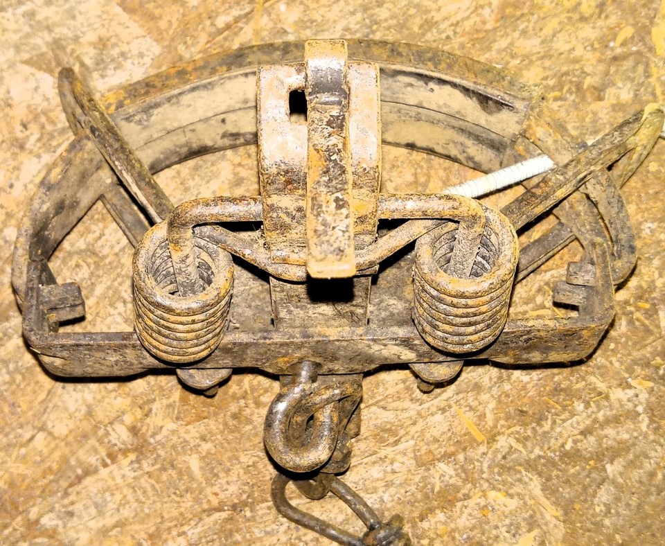 VINTAGE Victor Soft Catch Coil Spring Traps (1.75 sized) 1970s USA ...