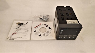 Temperature Controllers - Udc3300 Temperature Controllers