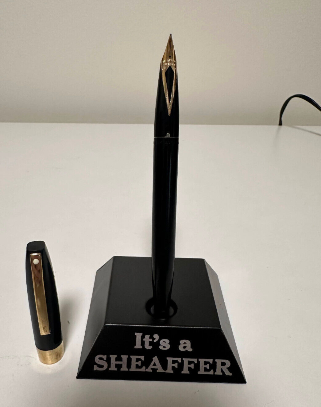 Sheaffer Lifetime Imperial IV Fountain Pen - 1250, Black with gold trim ...