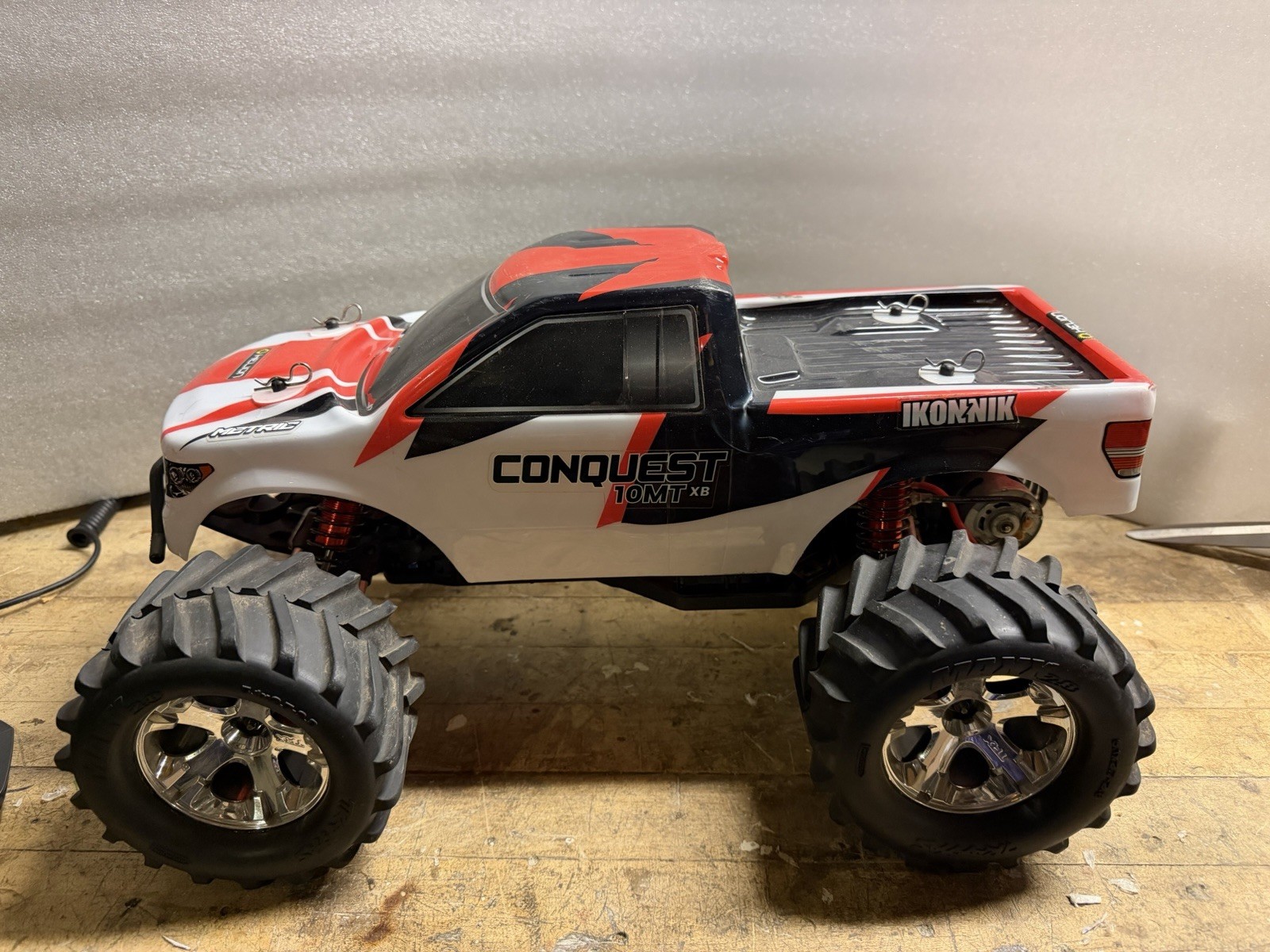 1/10th Scale Hobby Grade Conquest Red And White RC Car Truck | eBay