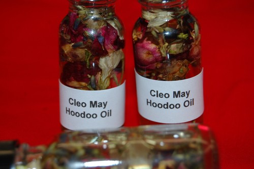 Cleo May Hoodoo Oil (1) 1/2 oz Bottle Powerful, Passion, Lust, Santeria ...