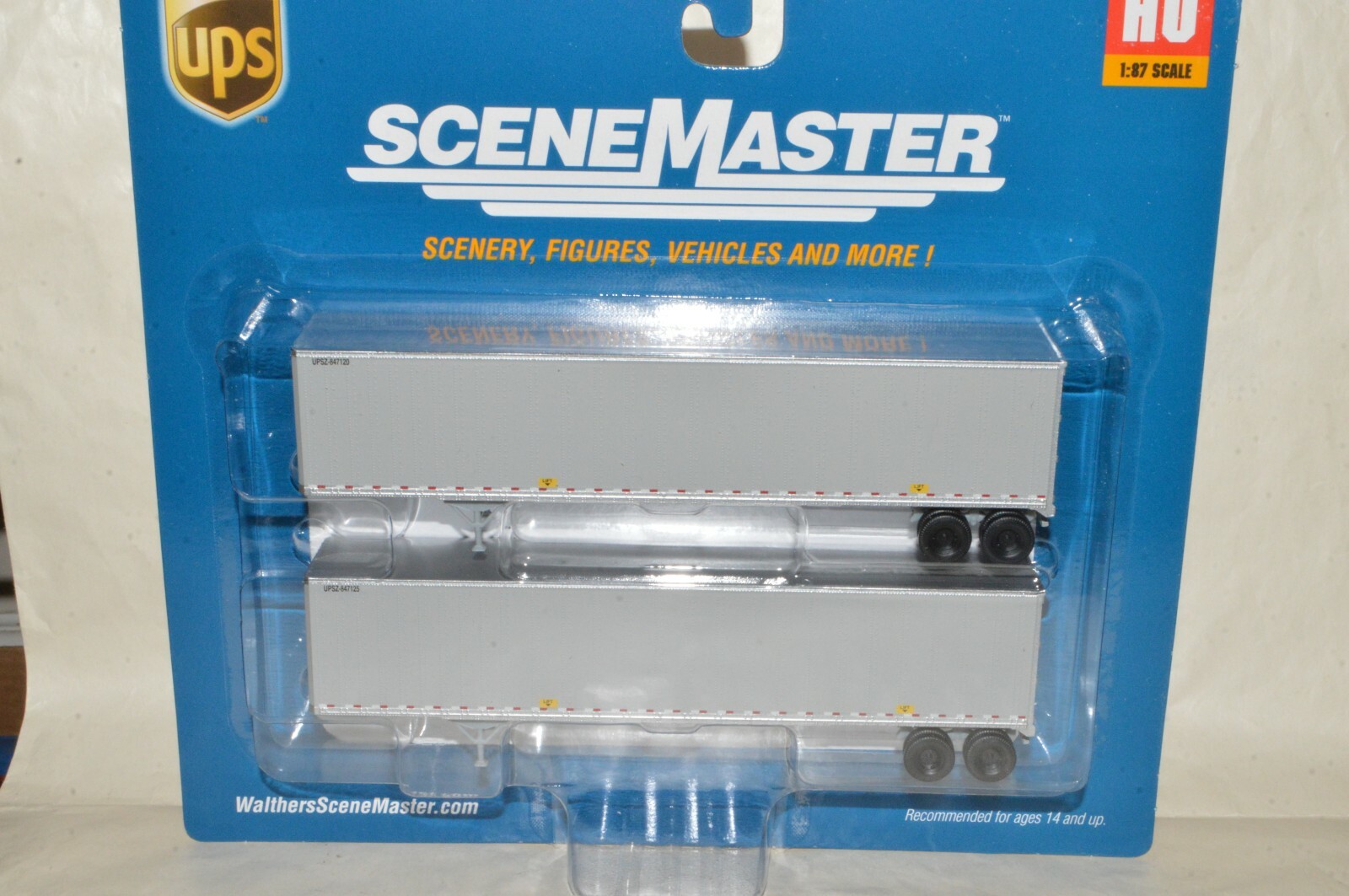 2255 Walthers SceneMaster 48' Stoughton Trailer 2-pack UPS UPSZ HO ...