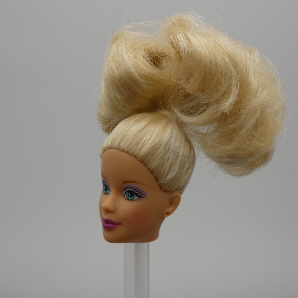 Barbie Mackie Face Doll Head Only 1998 Happy Holidays Blonde Green Eyes ...