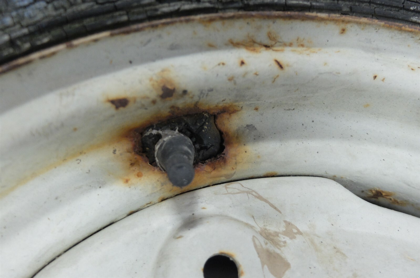 62 - 65 Early Ford 4000 Tractor 801 901 front wheels rims and tires | eBay