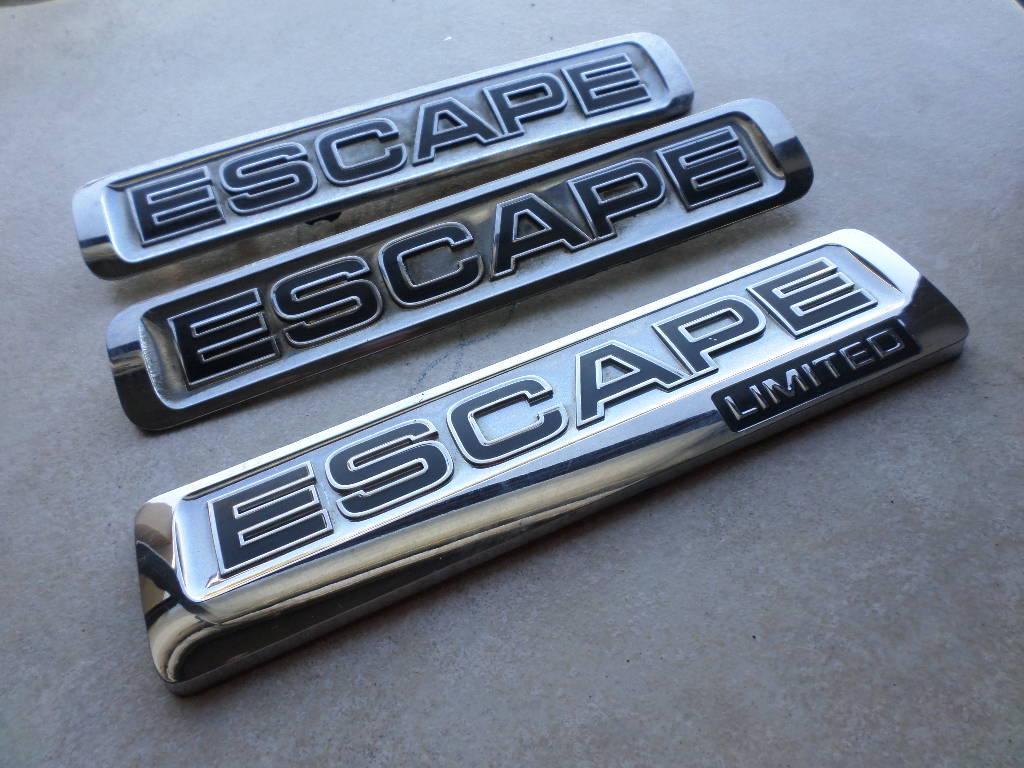 07-12 Ford Escape Limited Logo 8L8Z-7842528-C Emblem 8L84-7843156-BA ...