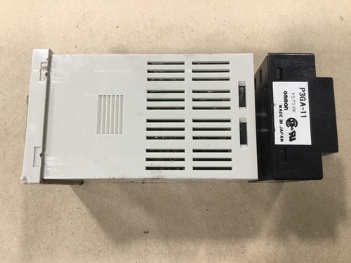 Omron E5CS-Q1G Temperature Controler With P3GA-11 Base #005E19 | eBay