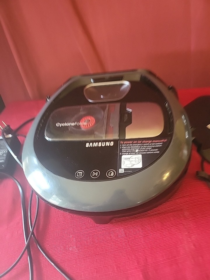 Samsung POWERbot SR1AM7040WG Robotic Cleaner - Black Very Clean ...