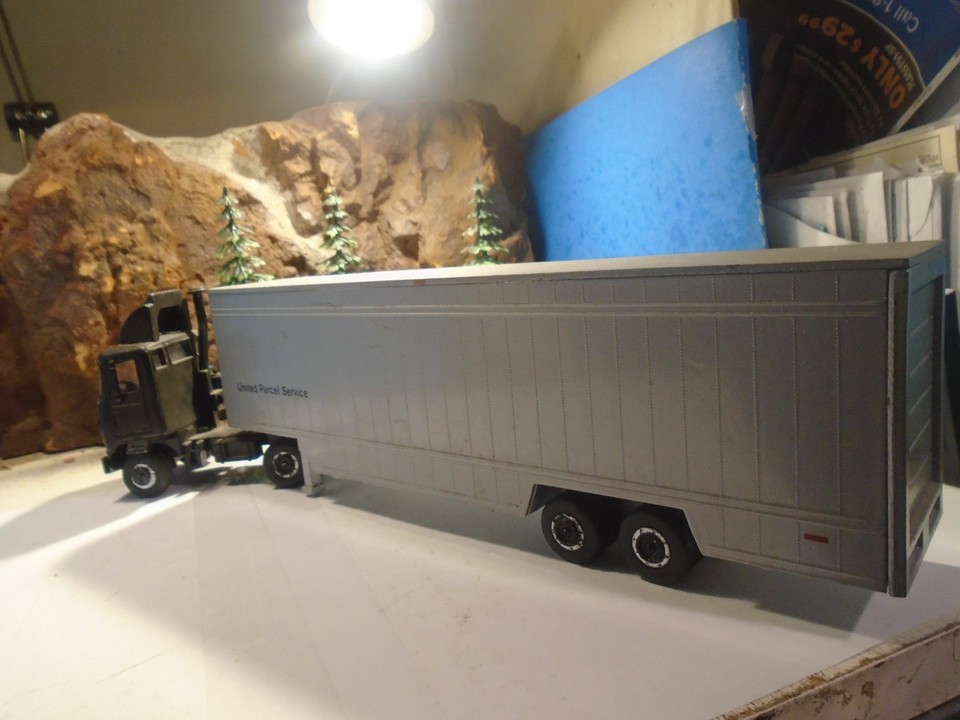 UNITED PARCEL SERVICE 1/32 SCALE DIECAST FEEDER TRUCK WITH TRAILER 5 ...