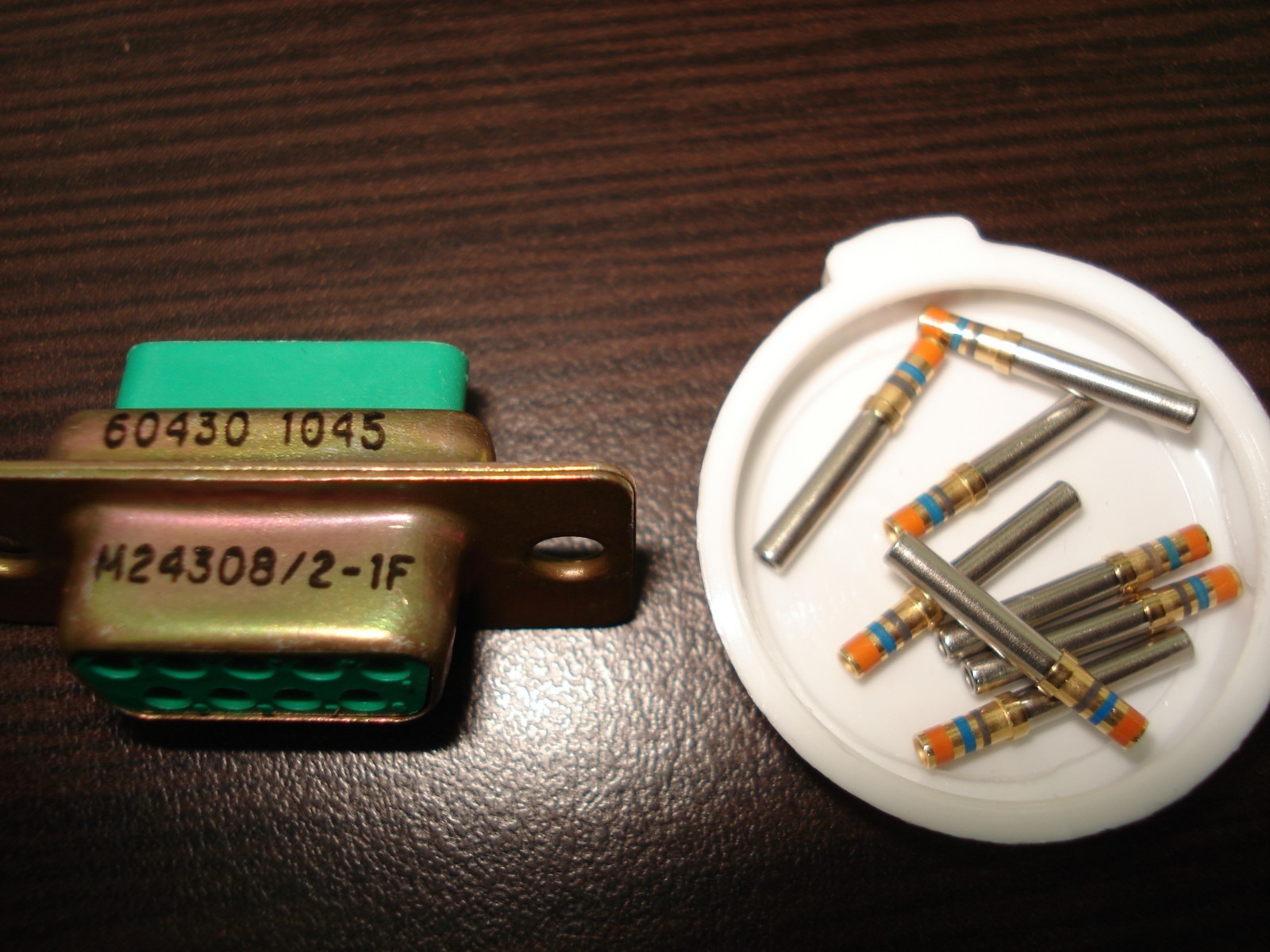 Lot of 5 D-Sub Standard Connectors 9P RECEPTACLE M24308/2-1F | eBay