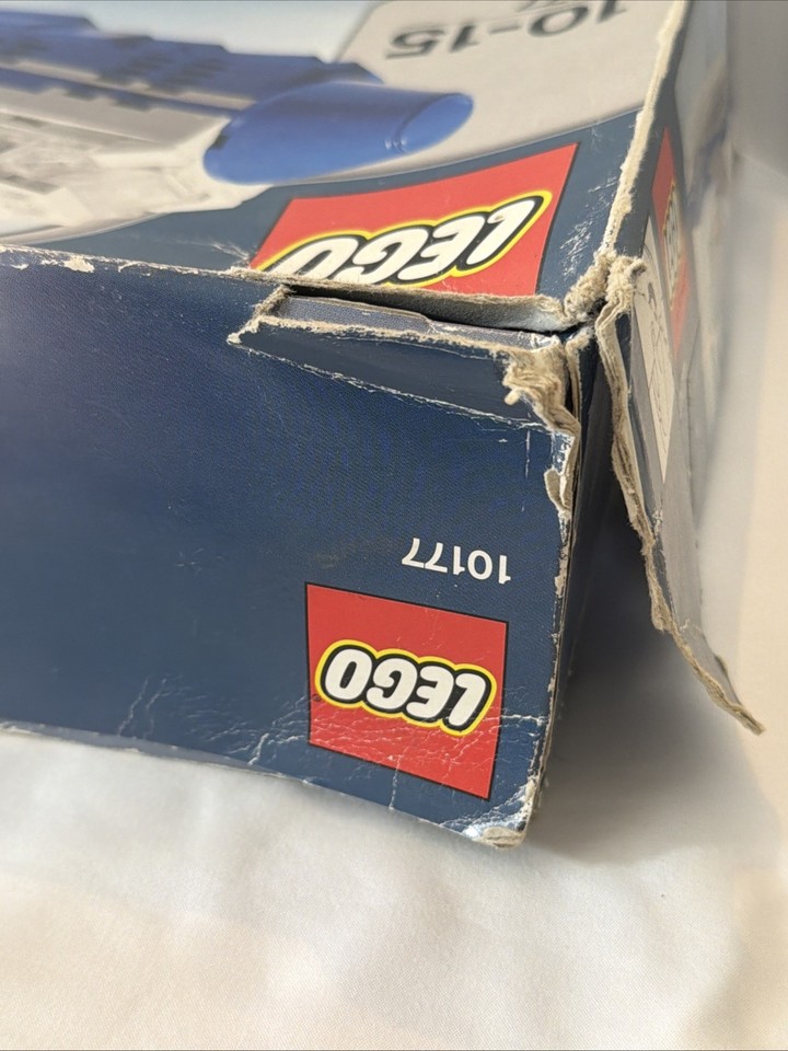 Lego Sculptures Set #10177 Boeing 787 Dreamliner Instructions & Damaged ...