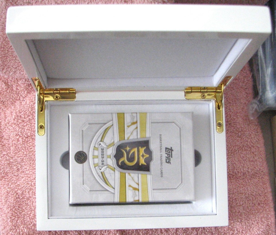 2024 Topps Royalty Basketball BOX ONLY - EMPTY BOX With cover sleeve ...