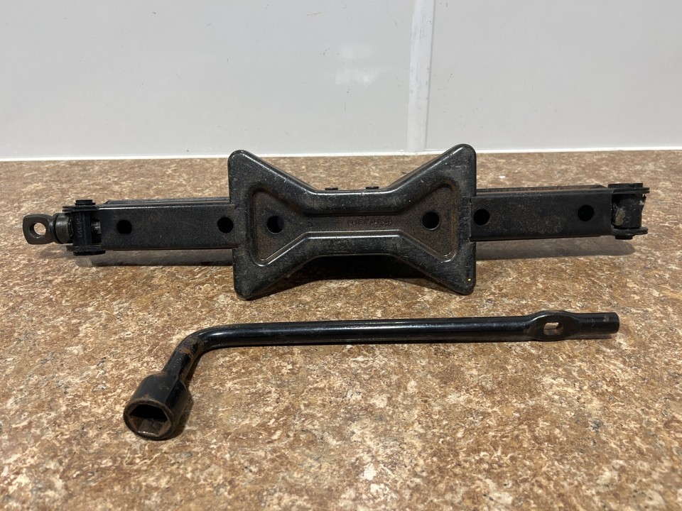 2003 HONDA PILOT JACK WITH LUG WRENCH | eBay