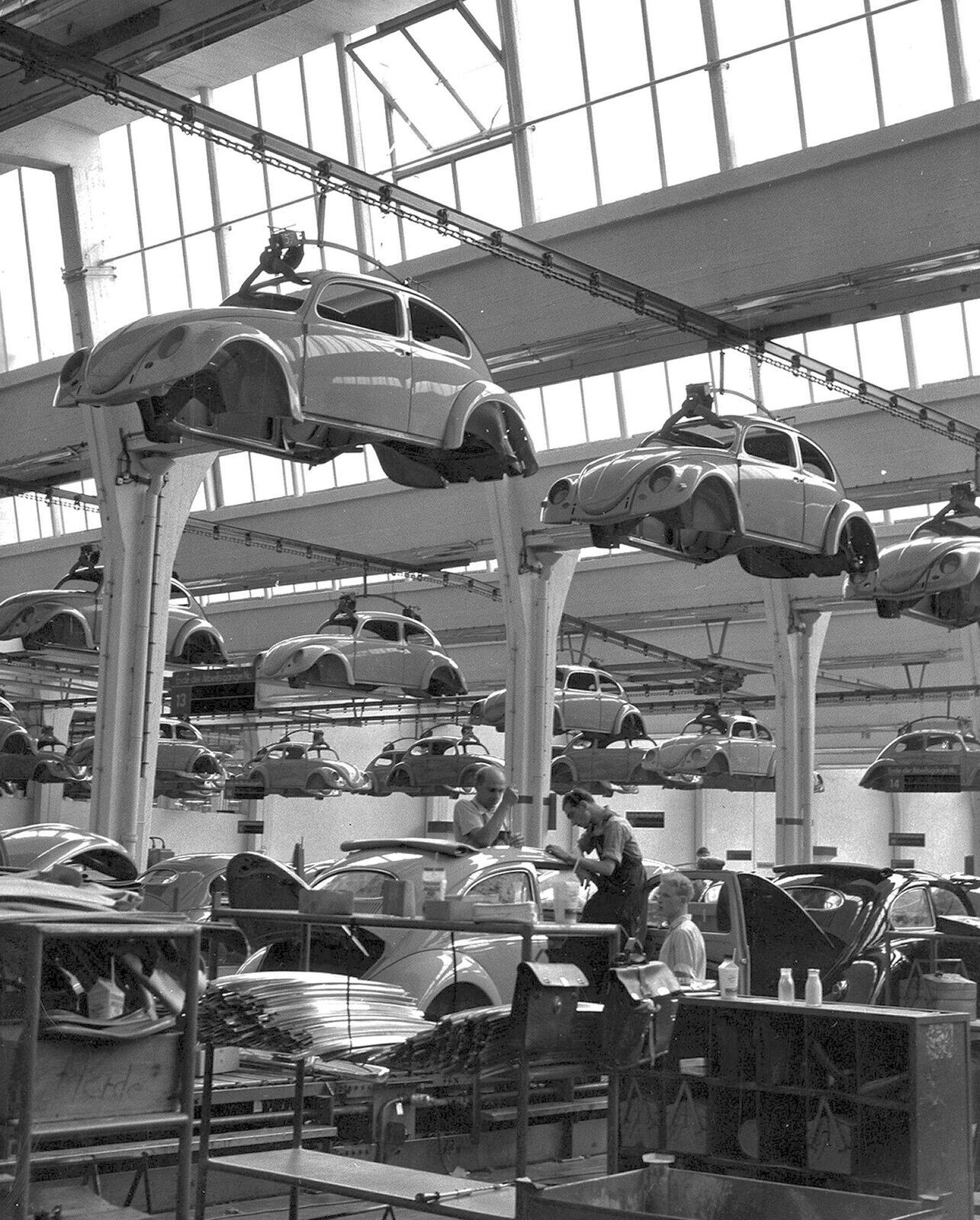 1955 VOLKSWAGEN Beatle ASSEMBLY Line Classic Car FACTORY Picture Photo ...
