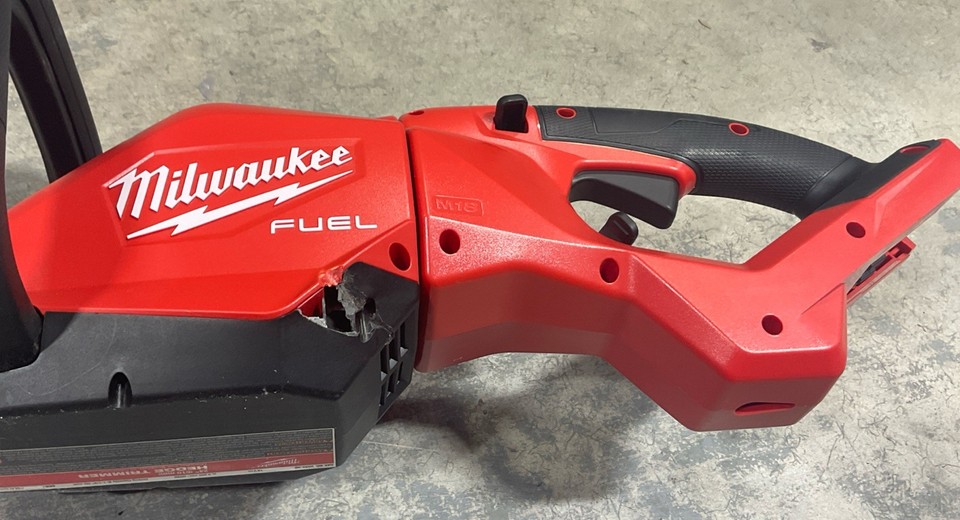 Milwaukee 3033-20 M18 FUEL 18V 24" Cordless Lithium-Ion Hedge Trimmer ...