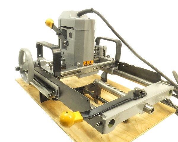 Makita 2516N Large Entry Router 100V Timber Router maintenance items ...