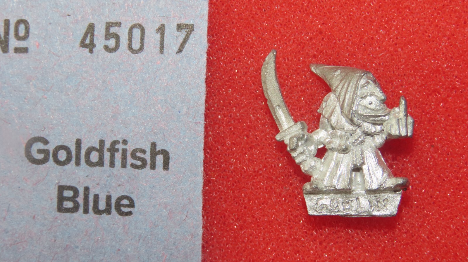 Games Workshop Warhammer Night Goblins with Sword Goblin Middle Finger ...