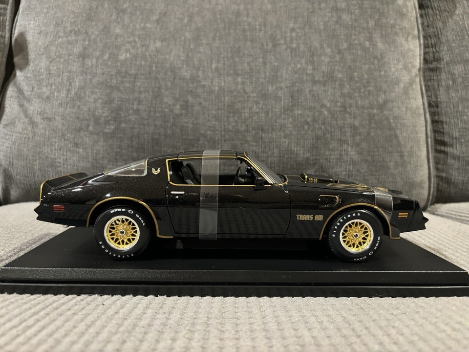 1/18 Maisto 1978 Pontiac Firebird Trans Am Black/Gold Diecast Special ...