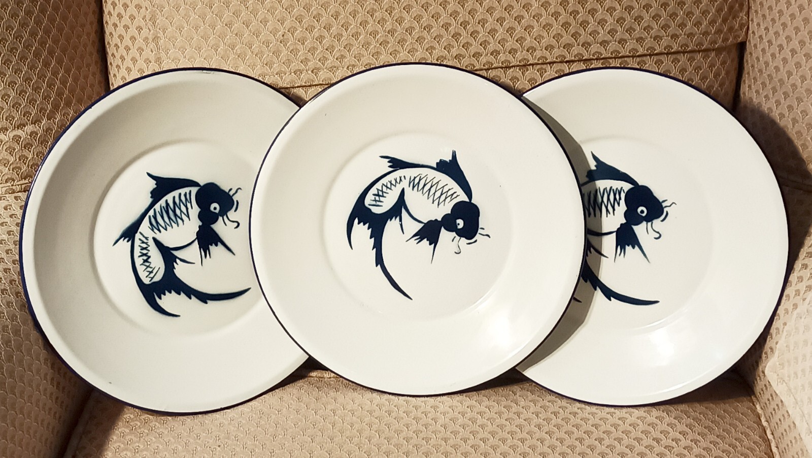Vintage Butterfly Brand Enamel Metal Blue & White Koi Fish Dinner Plate ...