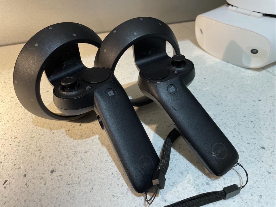 Dell - Visor Virtual Reality Headset and Controllers for Windows PCs ...