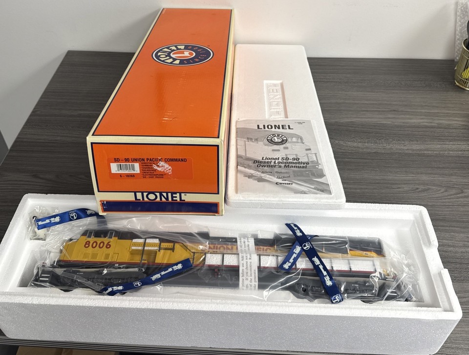 Lionel #6-18269 O Scale SD-90 MAC Diesel Locomotive Union Pacific #8006 ...