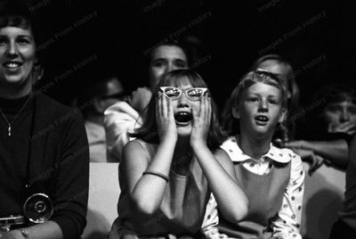 8x10 Print Screaming Young Girls Beatles Concert 1966 #B276 | eBay