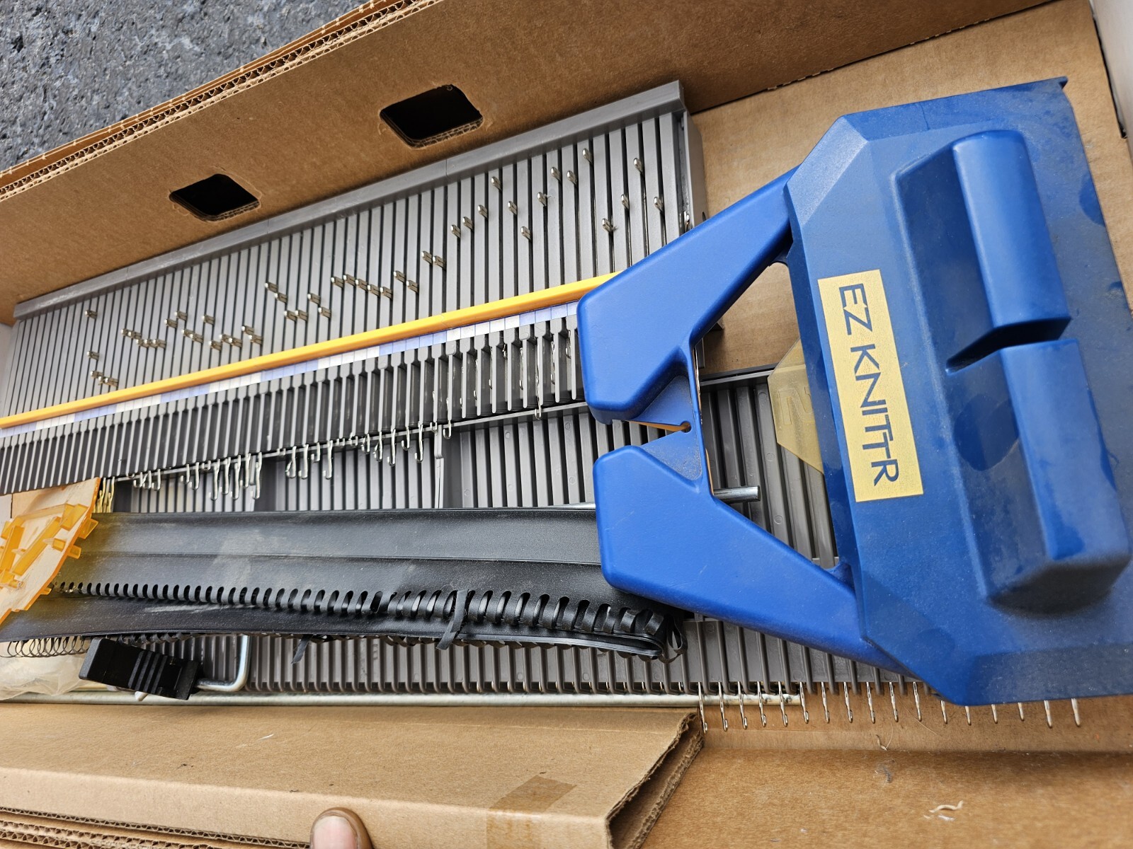 Bond Sweater Machine Knitting Kit EZ Easy Knitter Home Craft Scarf ...