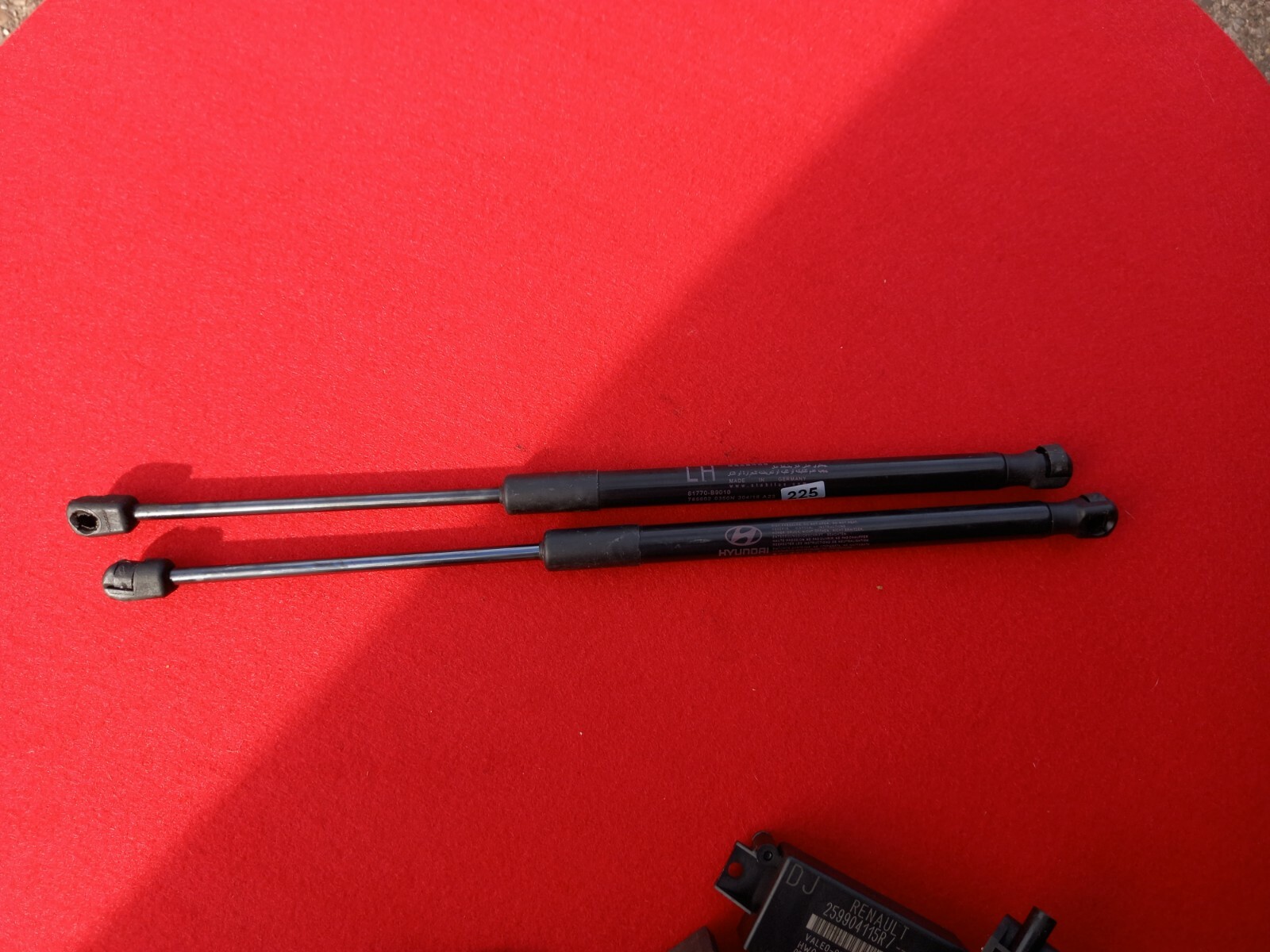 2016 Genuine Hyundai I10 Rear Tailgate Gas Boot Strut 81780-b9010 81770 ...