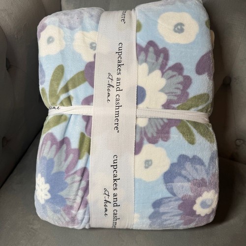 Cupcakes and Cashmere FLORAL Design Blanket NWT queen | eBay