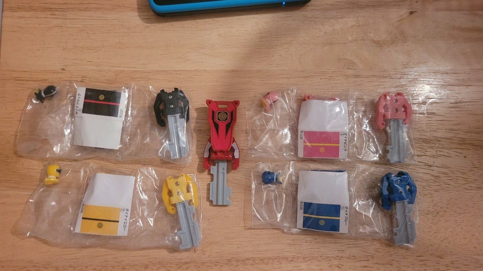 Dynaman Ranger Key Set Mighty Morphin Power Rangers Gokaiger Super ...