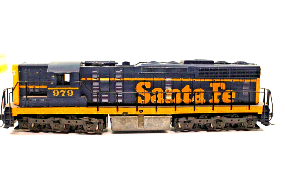 Atlas 7001 SD24 Diesel Locomotive Santa Fe HO Scale #979 Yellow Box | eBay