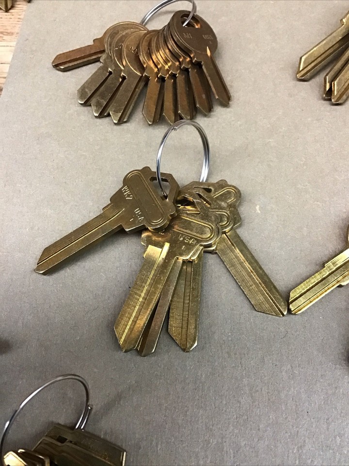 Large Lot Of (110) Key Blanks For Locksmith: M1,M10,M13,EZ1,WK2,Y13 Etc ...