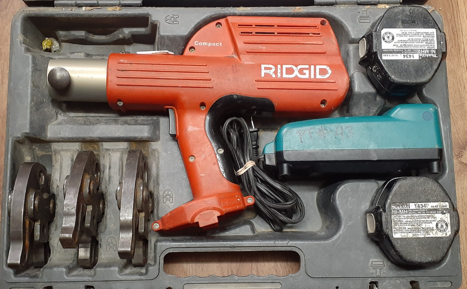 (RI4) RIDGID 100-B Press Tool Kit 1/2" - 3/4" - 1" Jaws Batteries ...
