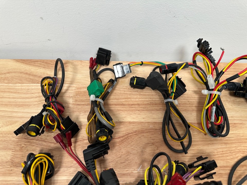 LOT OF MOTOROLA REMOTE HEAD POWER CABLES - XTL5000 2500 APX 7500 6500 ...