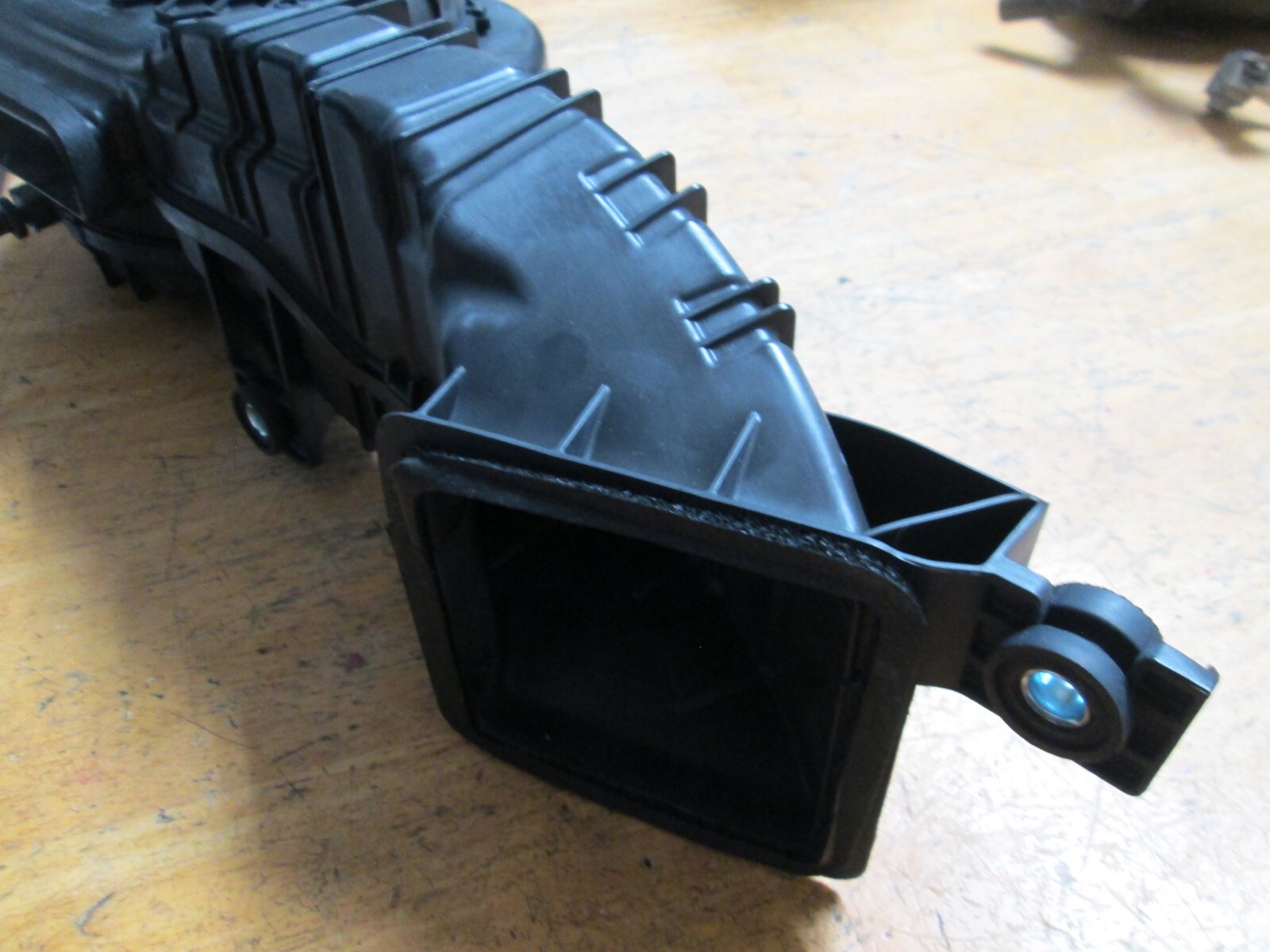 2019 Ford Fusion Hybrid Blower Motor Rear Trunk Mounted Hybrid Battery ...