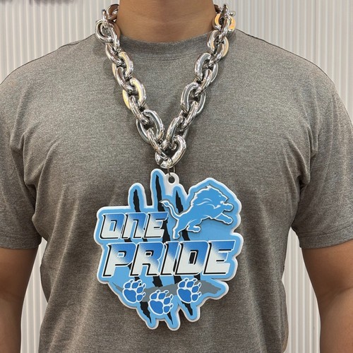 Detroit Lions “One Pride” Big Chain – 7”W x 8”H Logo 34” Silver Chain ...