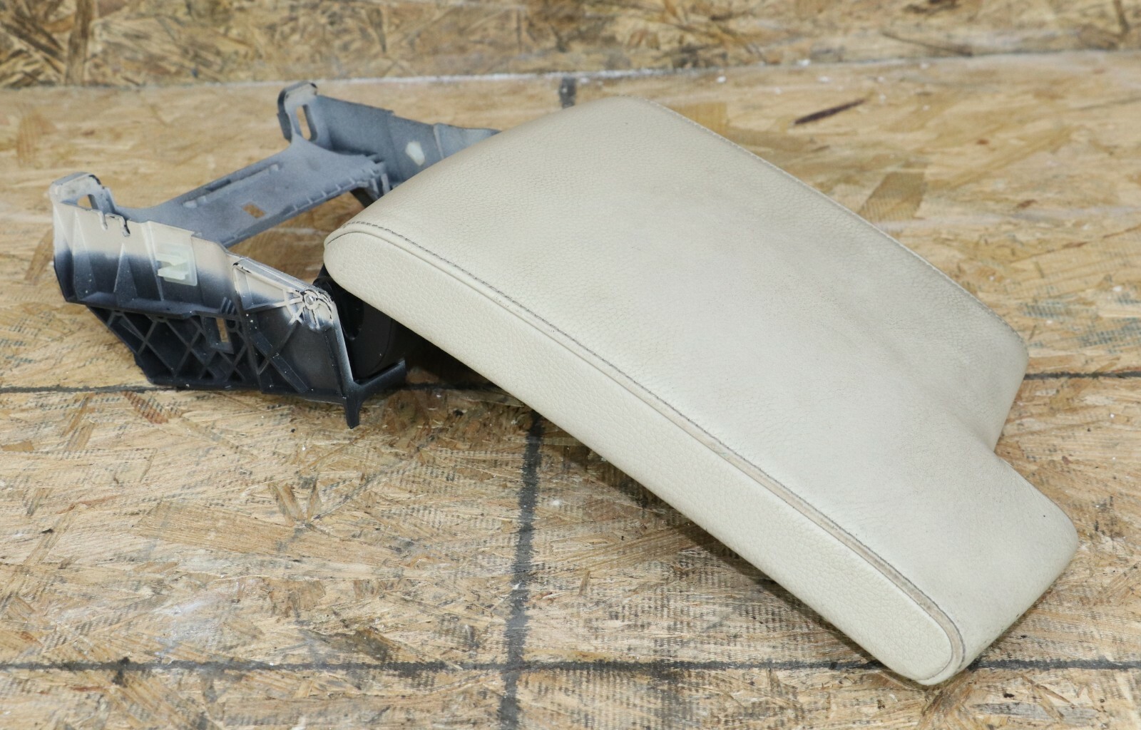 Center Middle Console Armrest Storage Pocket Arm Rest OEM BMW E90 E92 ...