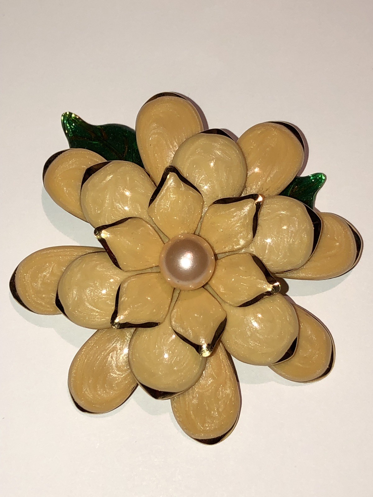 JOAN RIVERS LARGE GOLD TONE PEACH & GREEN ENAMELED PINK FAUX PEARL ...