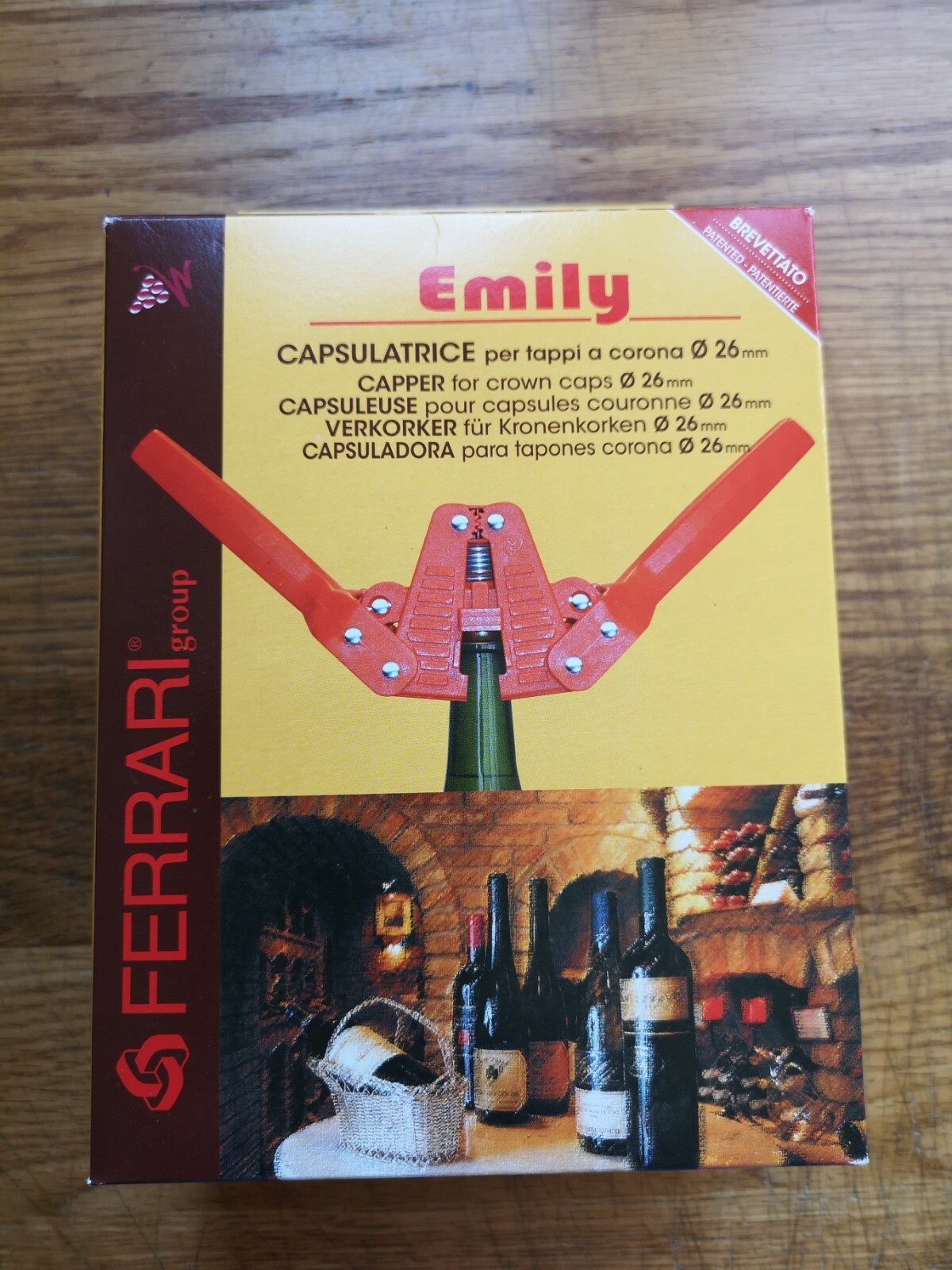 FERRARI / EMILY BOTTLE CAPPER HOME BREW BOTTLES + 100 CROWN CAPS 26 MM ...