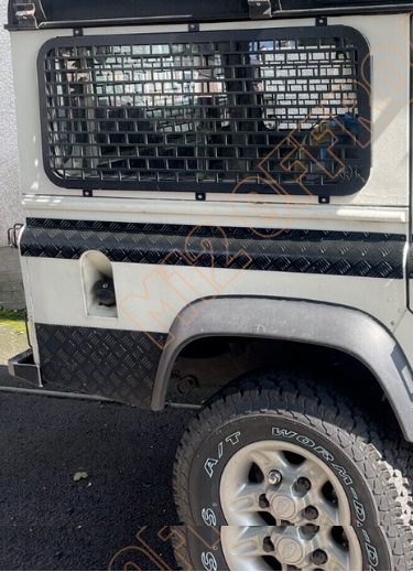 Land Rover Defender 110 Tub protectors 2mm Chequer plate Powdercoated ...